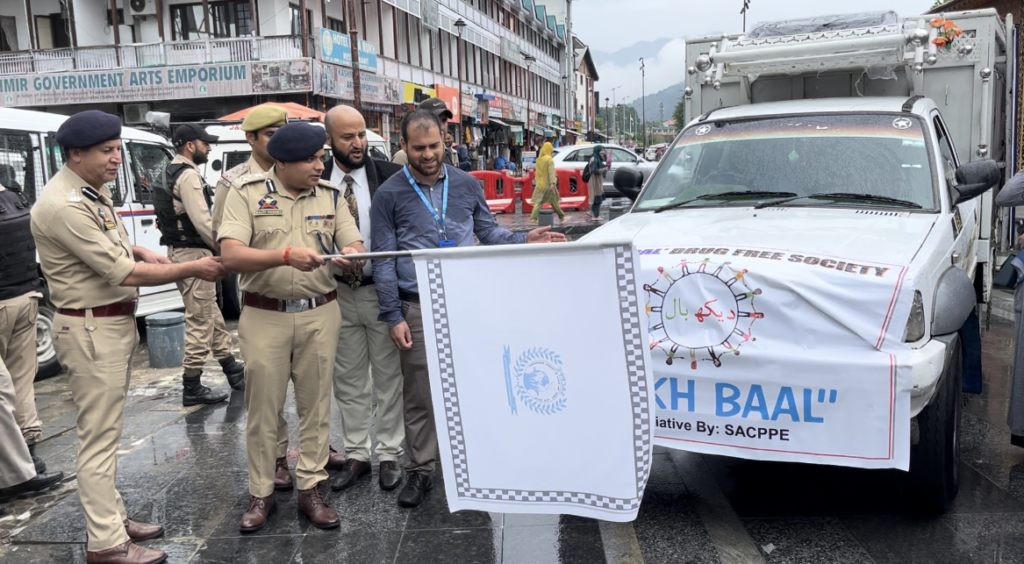 DIGP Central Kashmir Flags Off Anti-Substance Abuse Sound Truck for ...